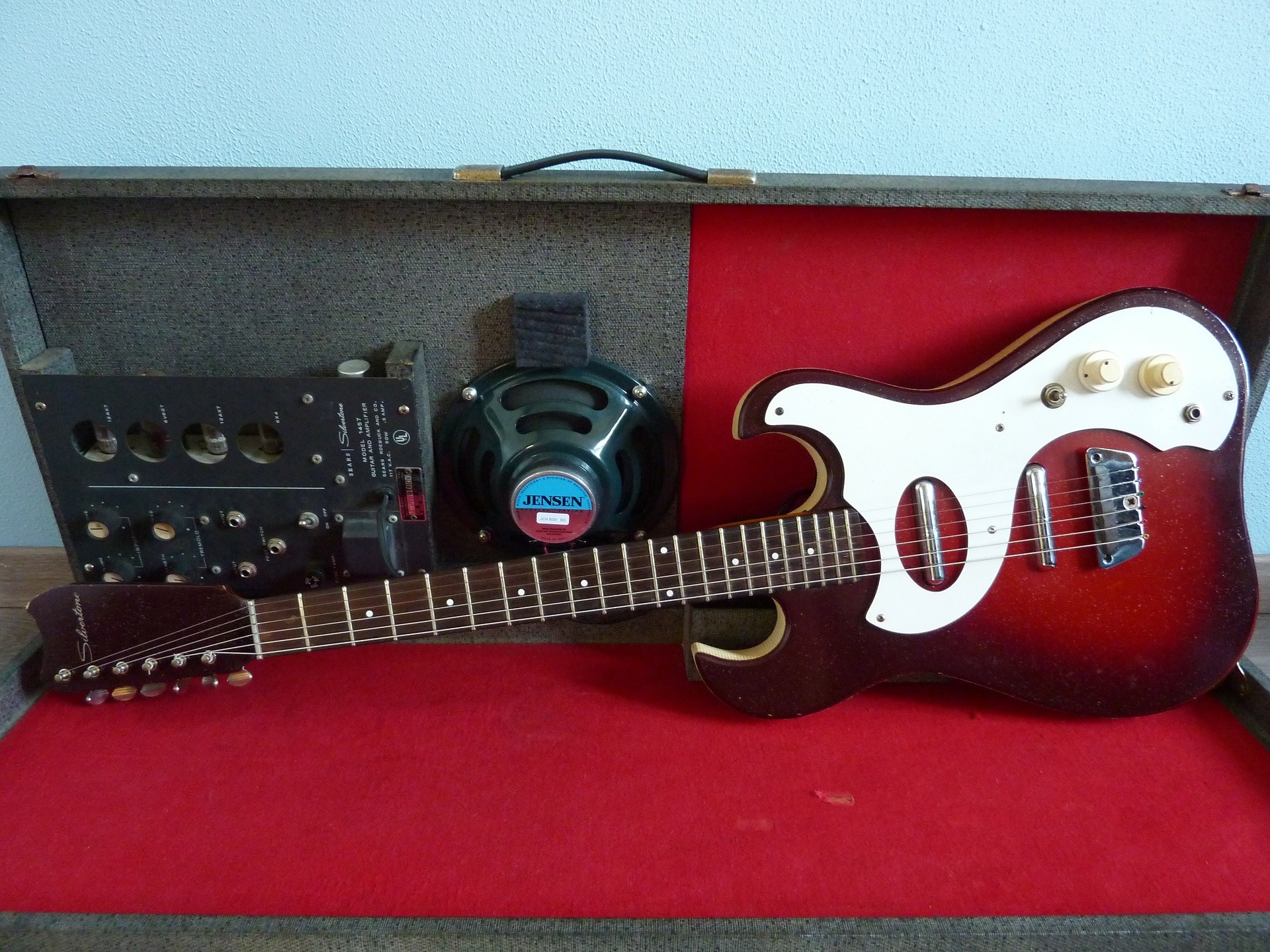 Silvertone 1457 