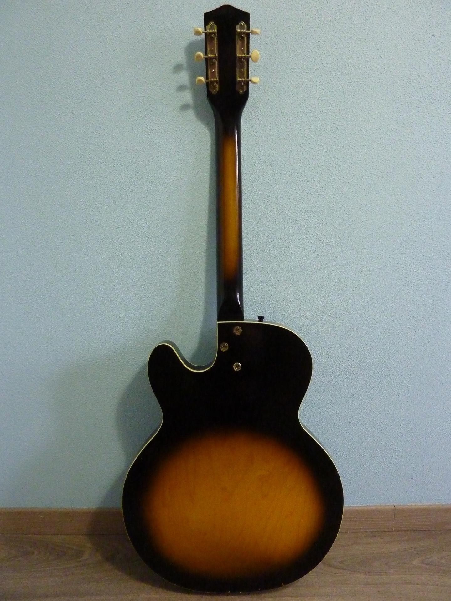 Silvertone 1439 - Buy vintage Silvertone guitar at Hender Amps vintage ...