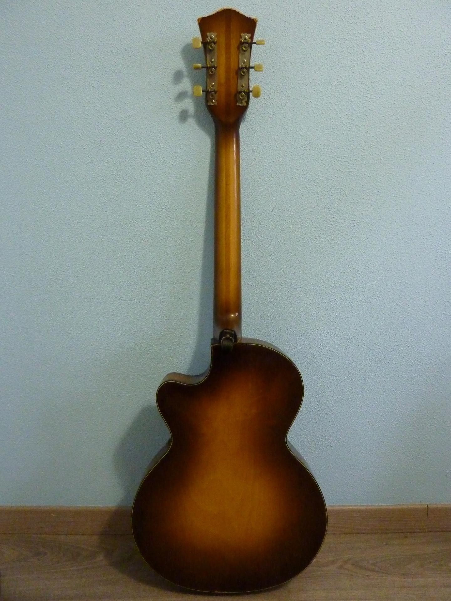 1962 Hofner Club 40 - Buy vintage Hofner guitar at Hender Amps vintage ...