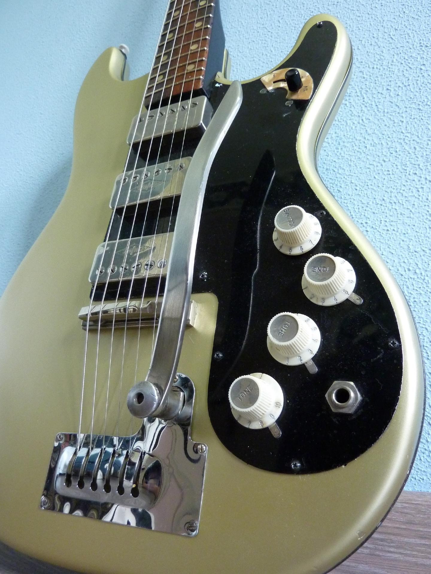 Hofner electric guitar - Buy vintage Peavey guitar at Hender Amps ...